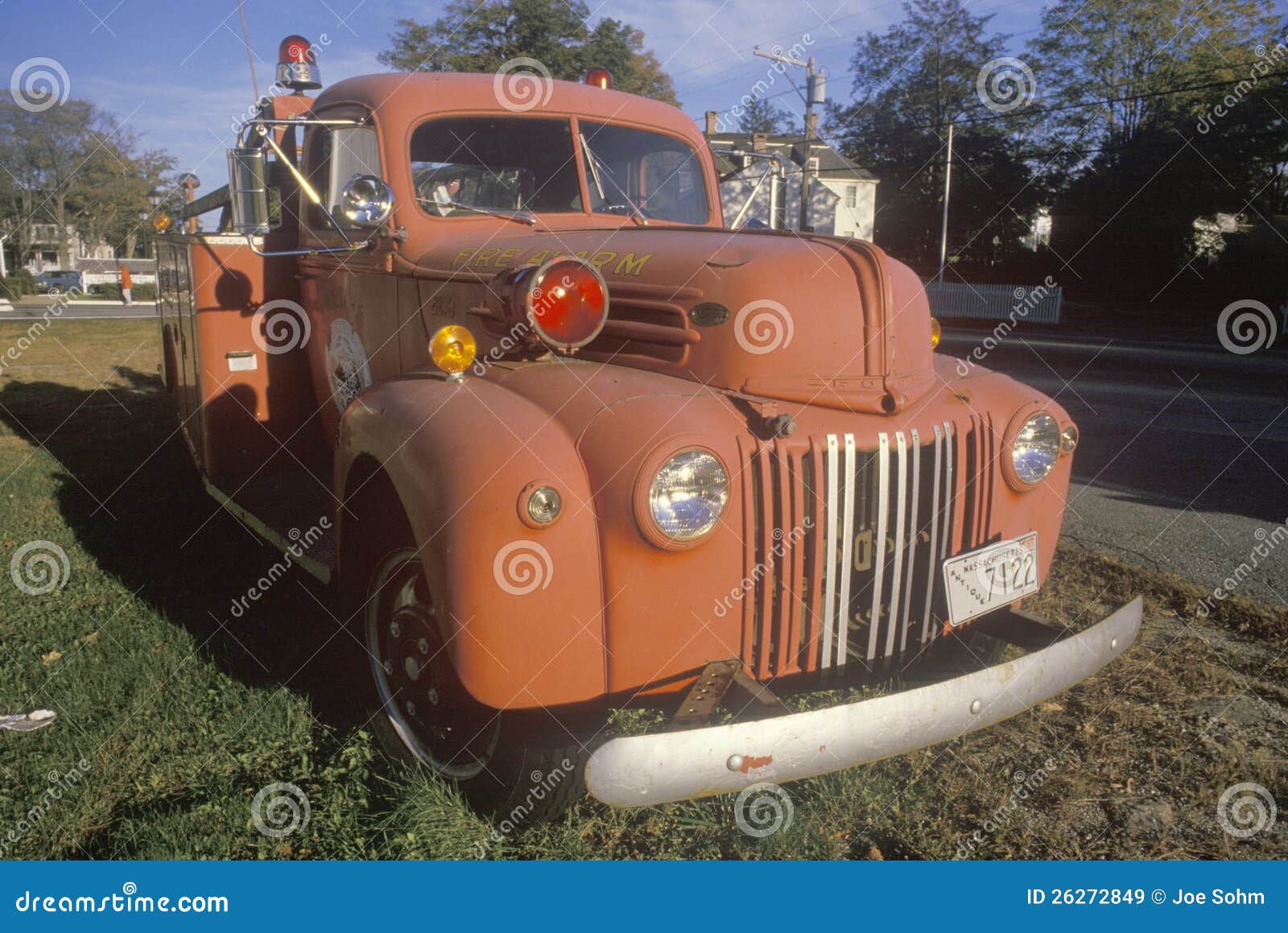 Antique fire engine editorial stock image. Image of vehicle - 26272849
