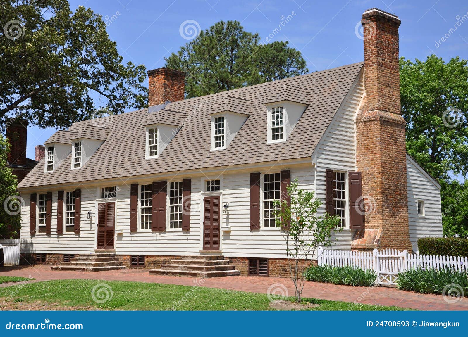 Antique House in Williamsburg Editorial Stock Photo - Image of ...