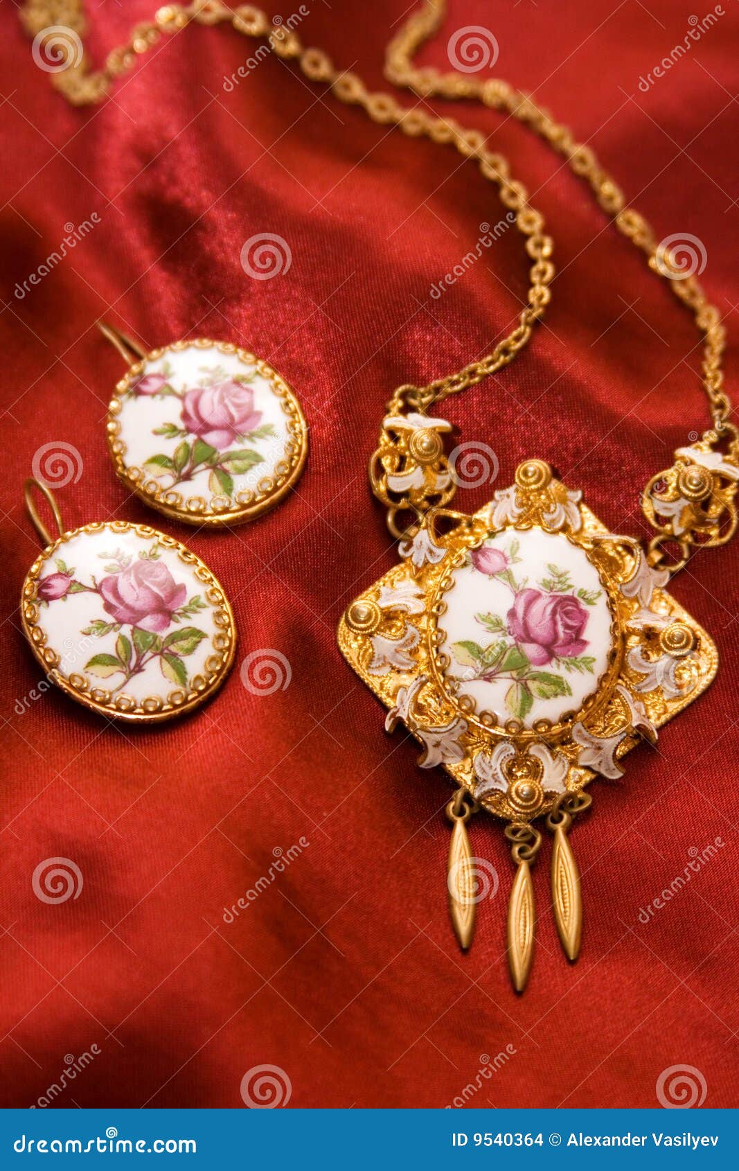 Antique jewelry stock photo. Image of chain, jewelry, luxury - 9540364