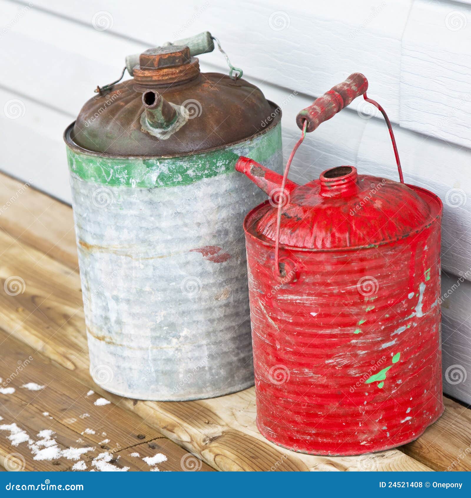 Antique Oil Cans stock photo. Image of spout, stove, outside - 24521408