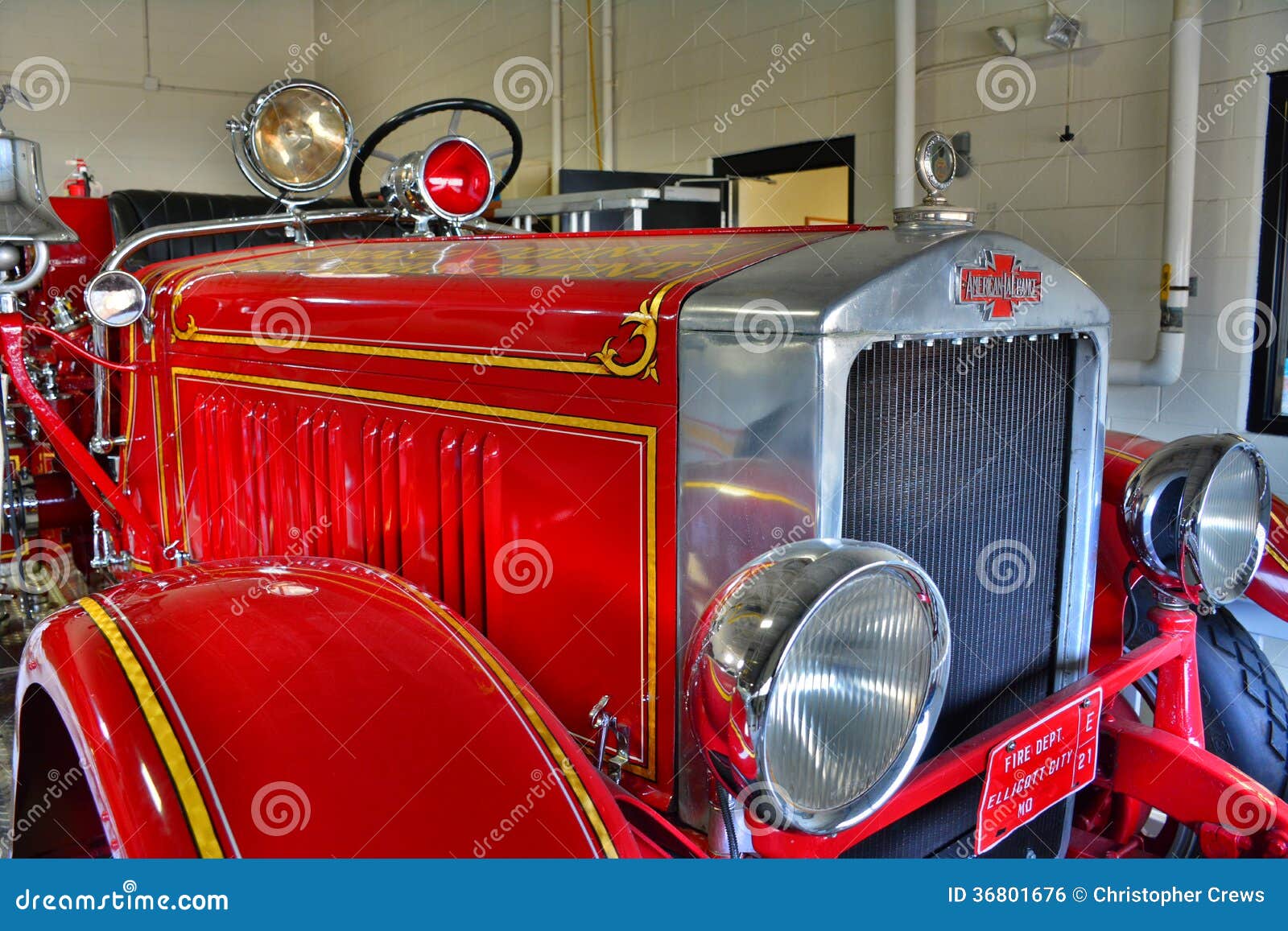 Antique Red Fire Engine editorial photo. Image of antique - 36801676
