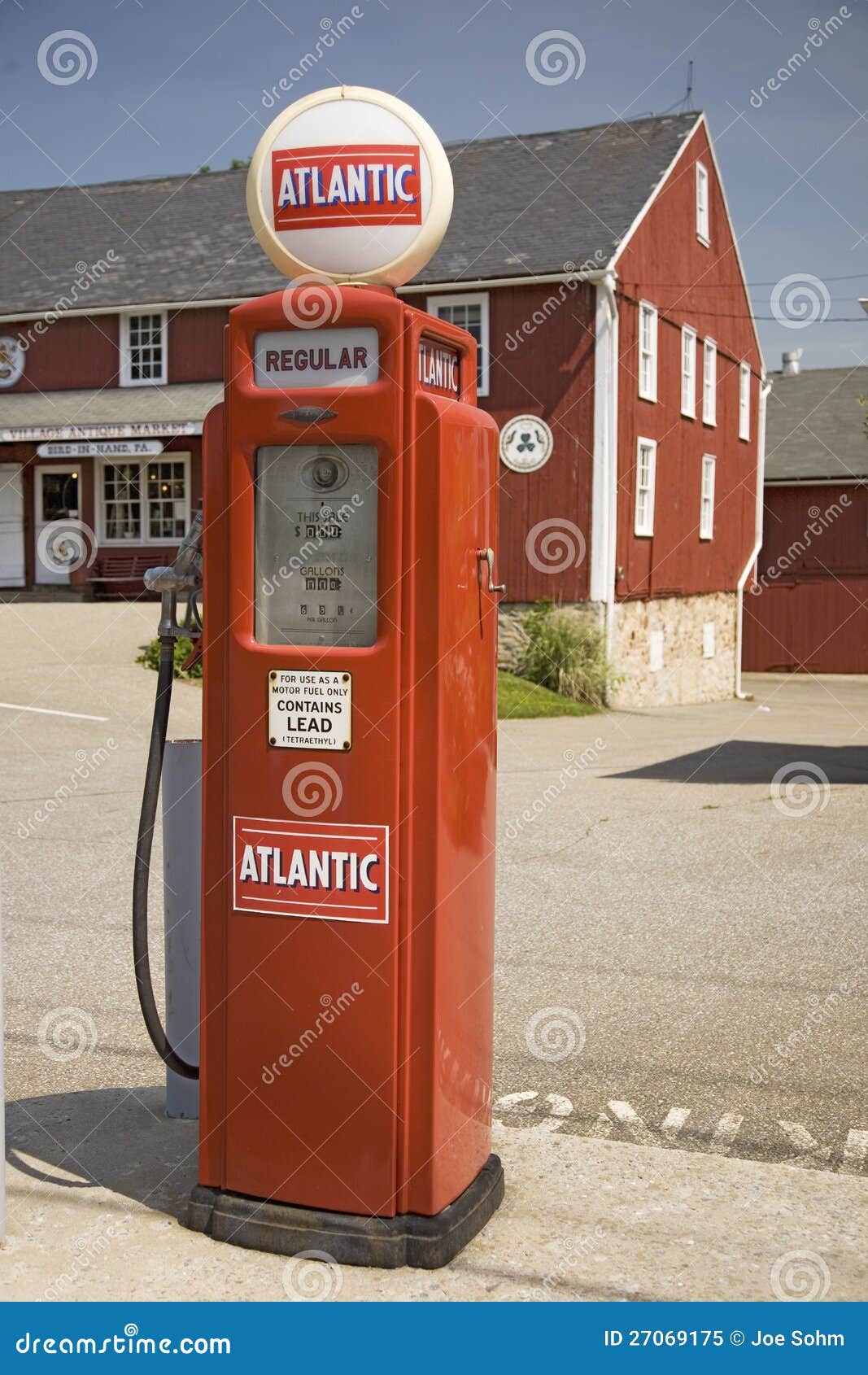Antique red gas pump editorial image. Image of states - 27069175