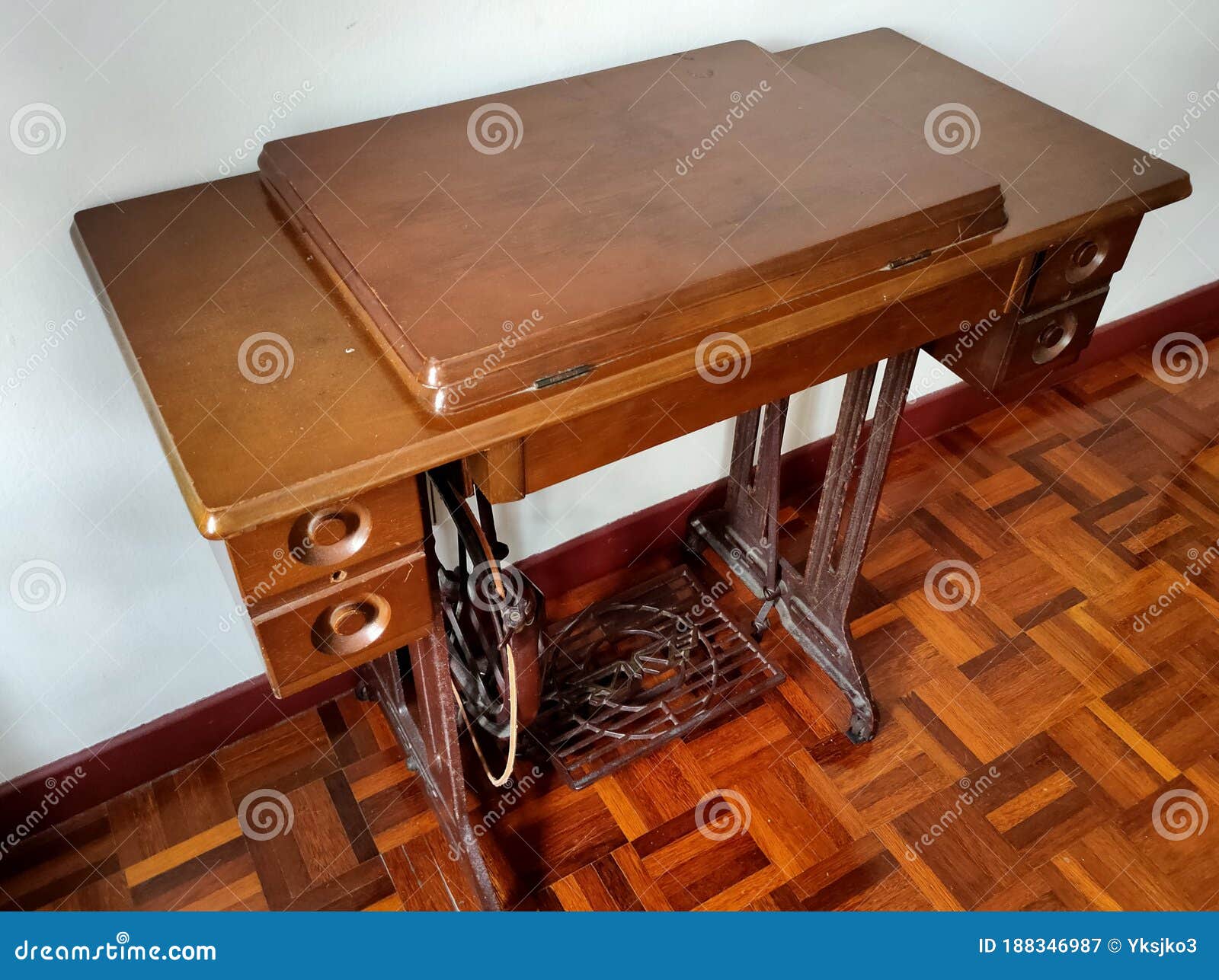 Antique Sewing Machine - Unique and Classic Stock Image - Image of ...