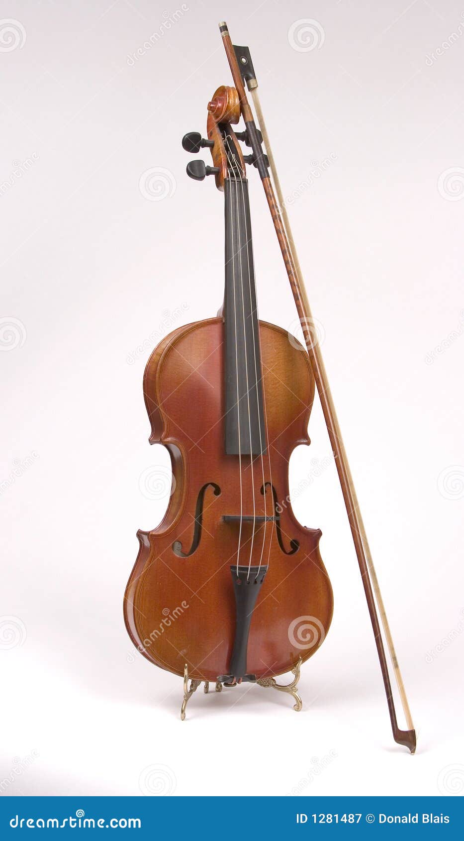 Antique Violin on Stand with Bow Stock Image - Image of entertain ...
