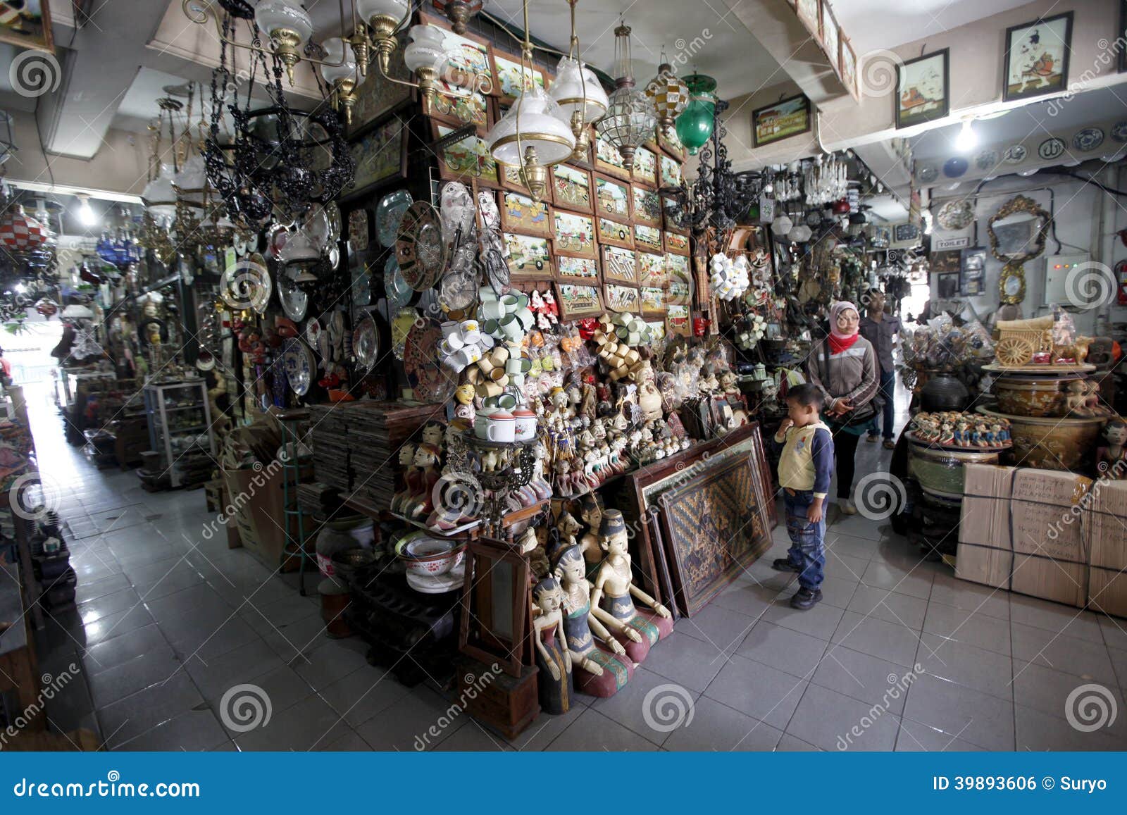 Antiques market editorial photo. Image of business, shopping - 39893606