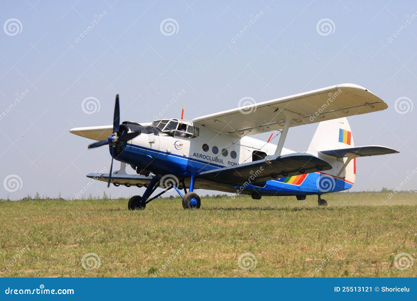 Antonov AN2 airplane editorial photo. Image of transportation - 25513121