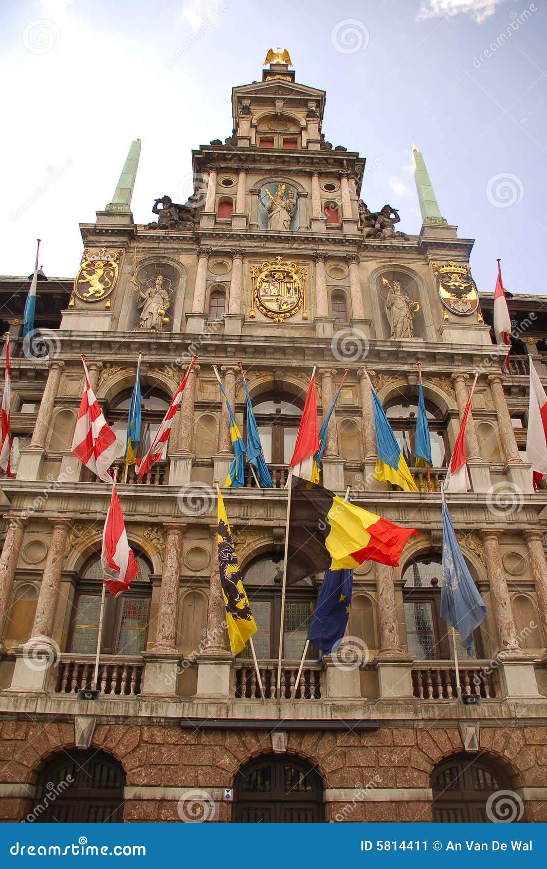 Antwerpen-Rathaus stockbild. Bild von mitte, denkmal, künstler - 5814411