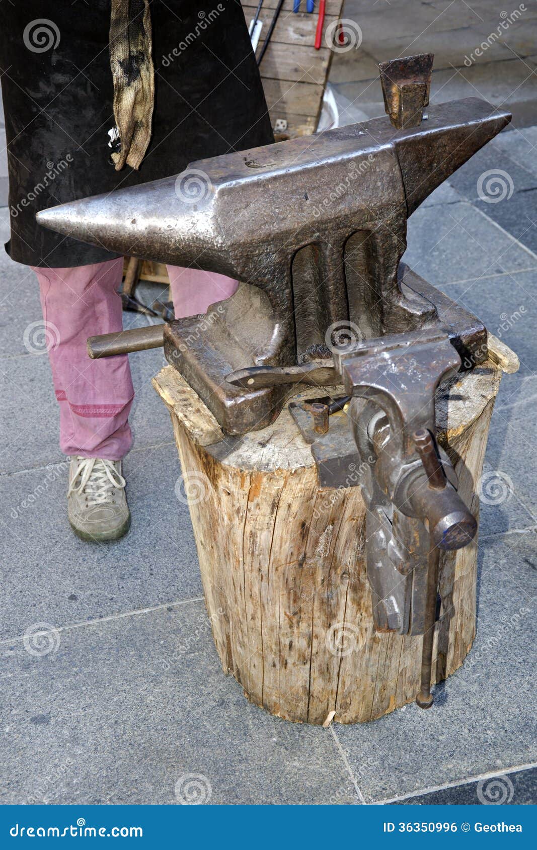 The anvil of blacksmith stock photo. Image of heavy, industry - 36350996