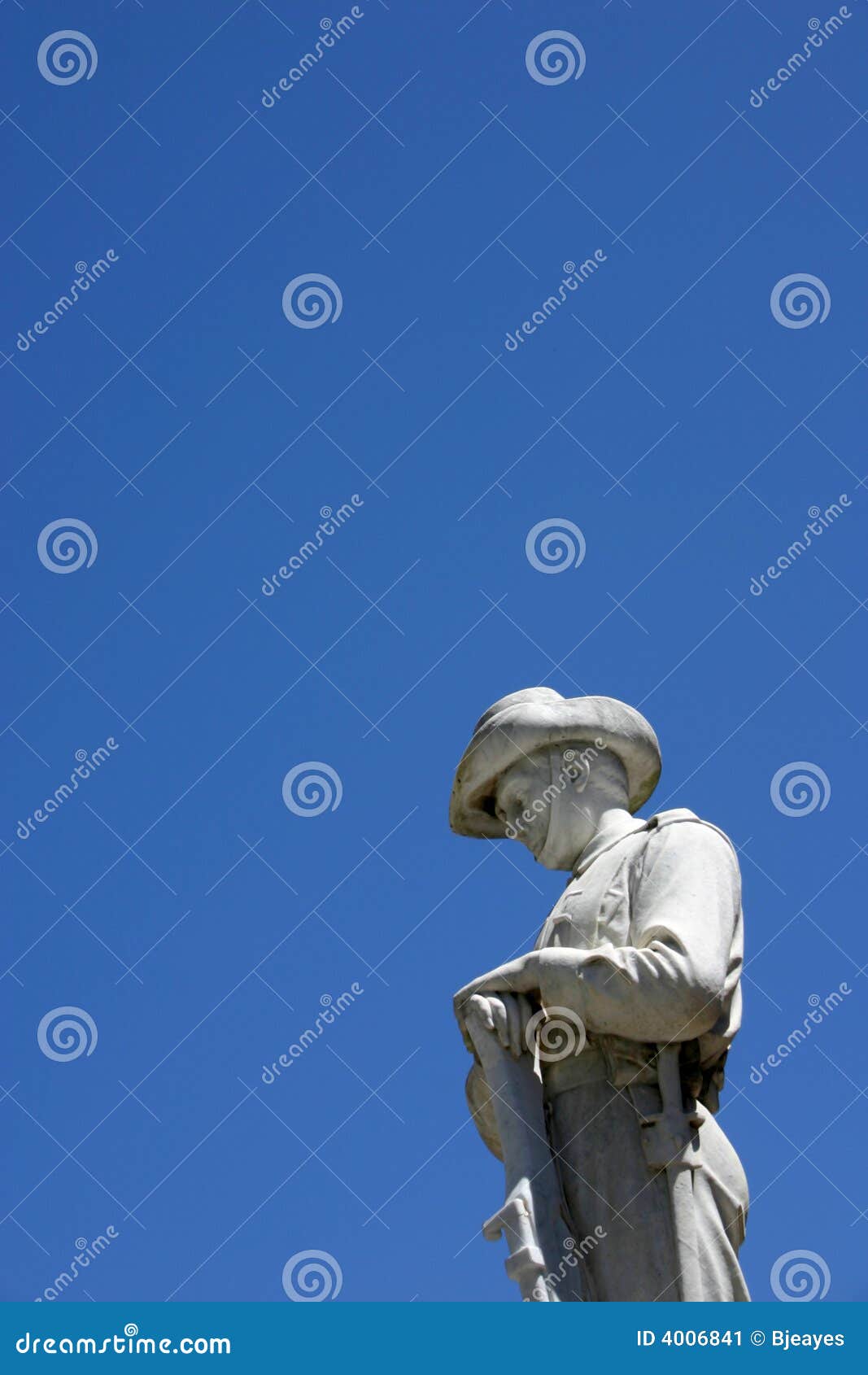 ANZAC statue vertical stock image. Image of zealand, stone - 4006841