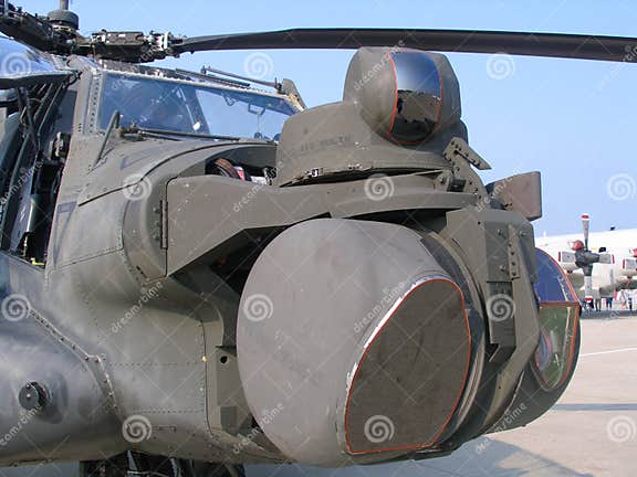 Apache-Augen stockfoto. Bild von angriff, nacht, flugschau - 1327632