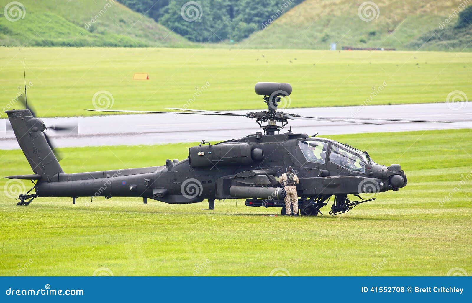 Apache helicopter editorial stock photo. Image of crew - 41552708