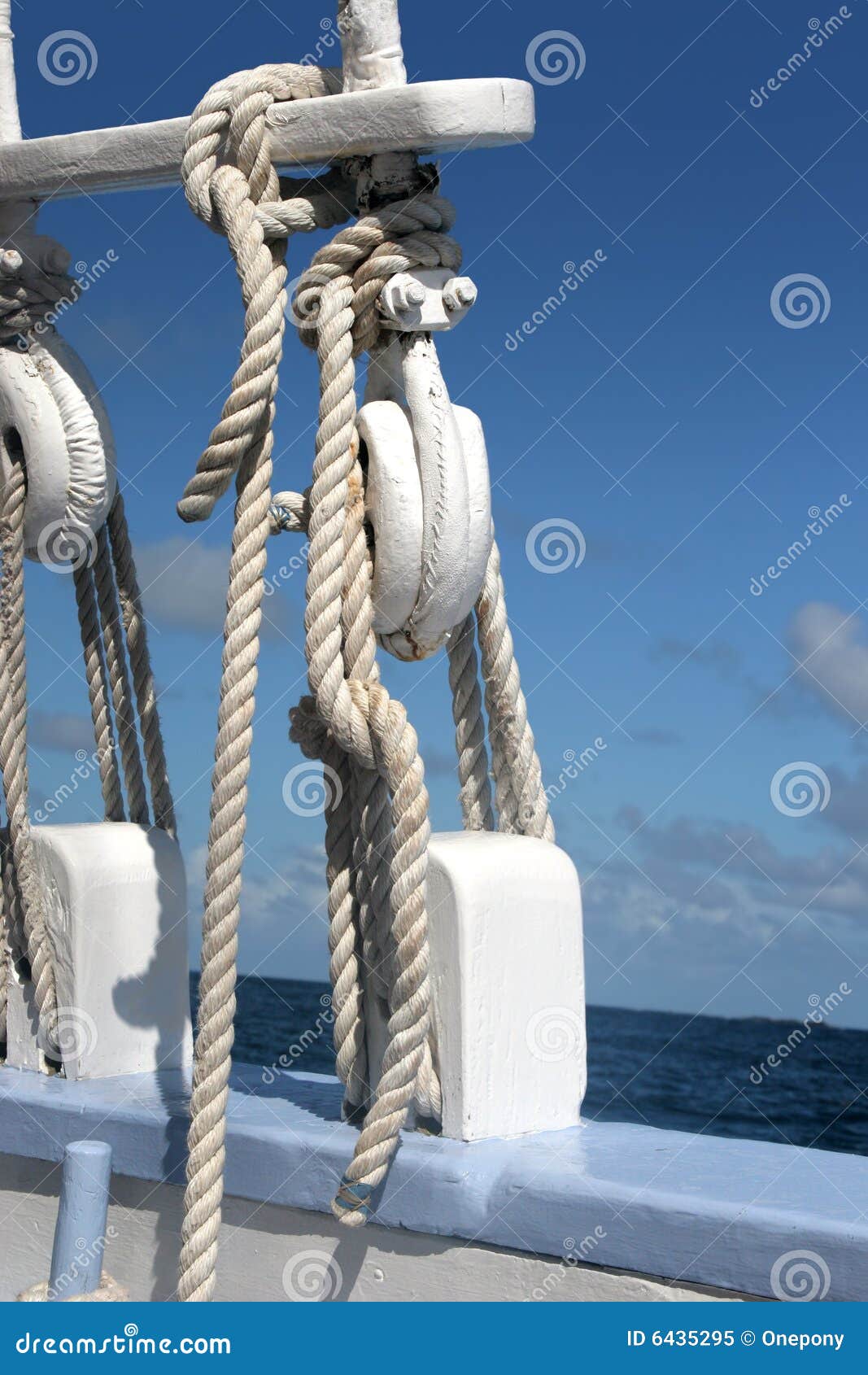 Aparejo de la nave imagen de archivo. Imagen de yate, cielos - 6435295
