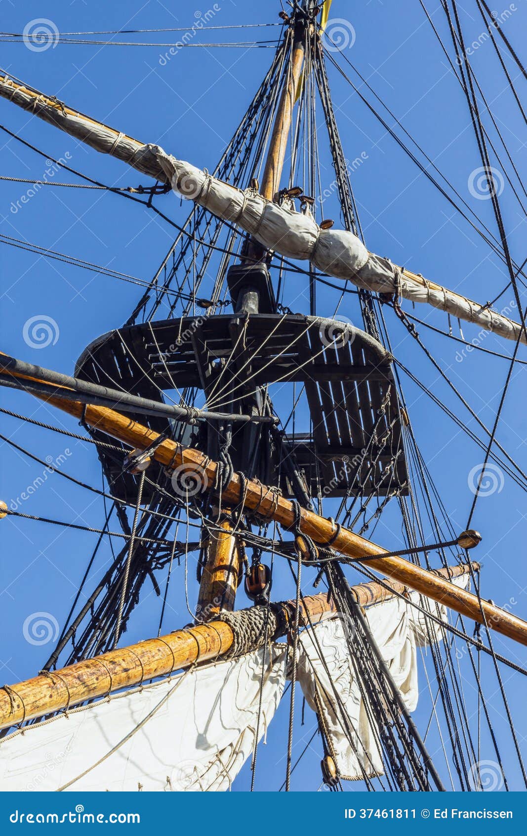 Aparejo de una nave alta. imagen de archivo. Imagen de barco - 37461811