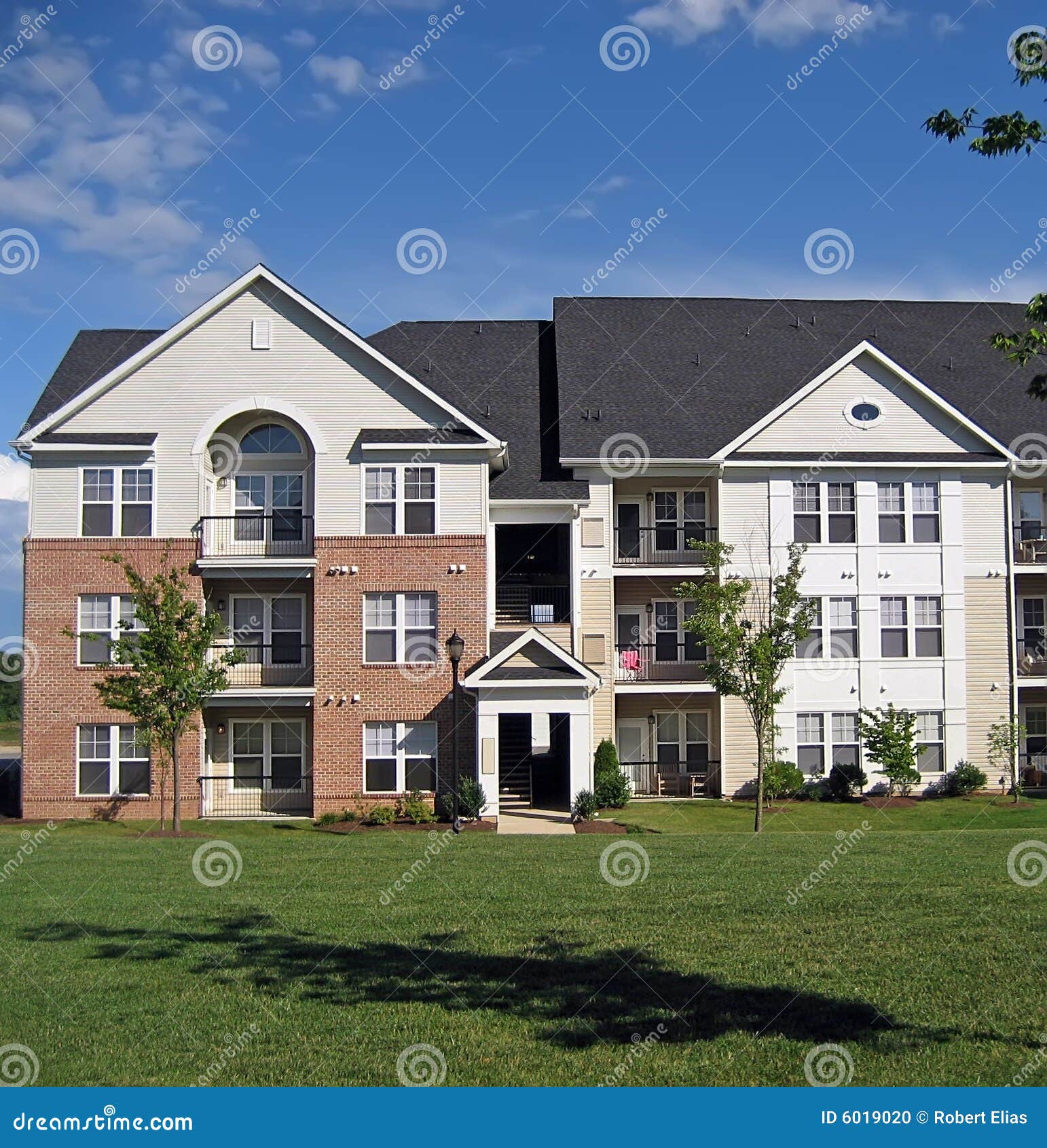 Apartment Building Facade 2 Stock Photo - Image of rent, floors: 6019020