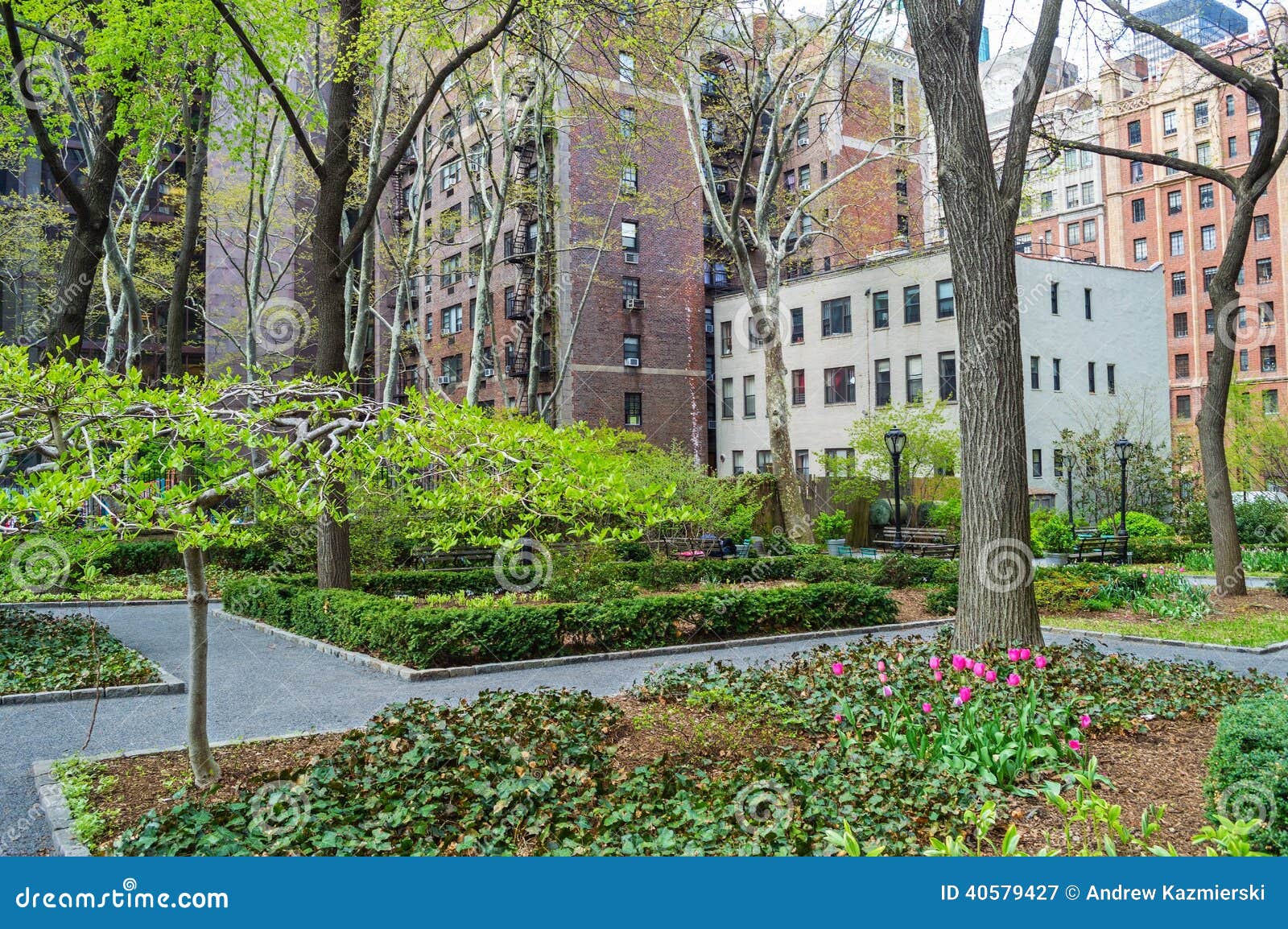 Apartments Over Park stock image. Image of manhattan - 40579427