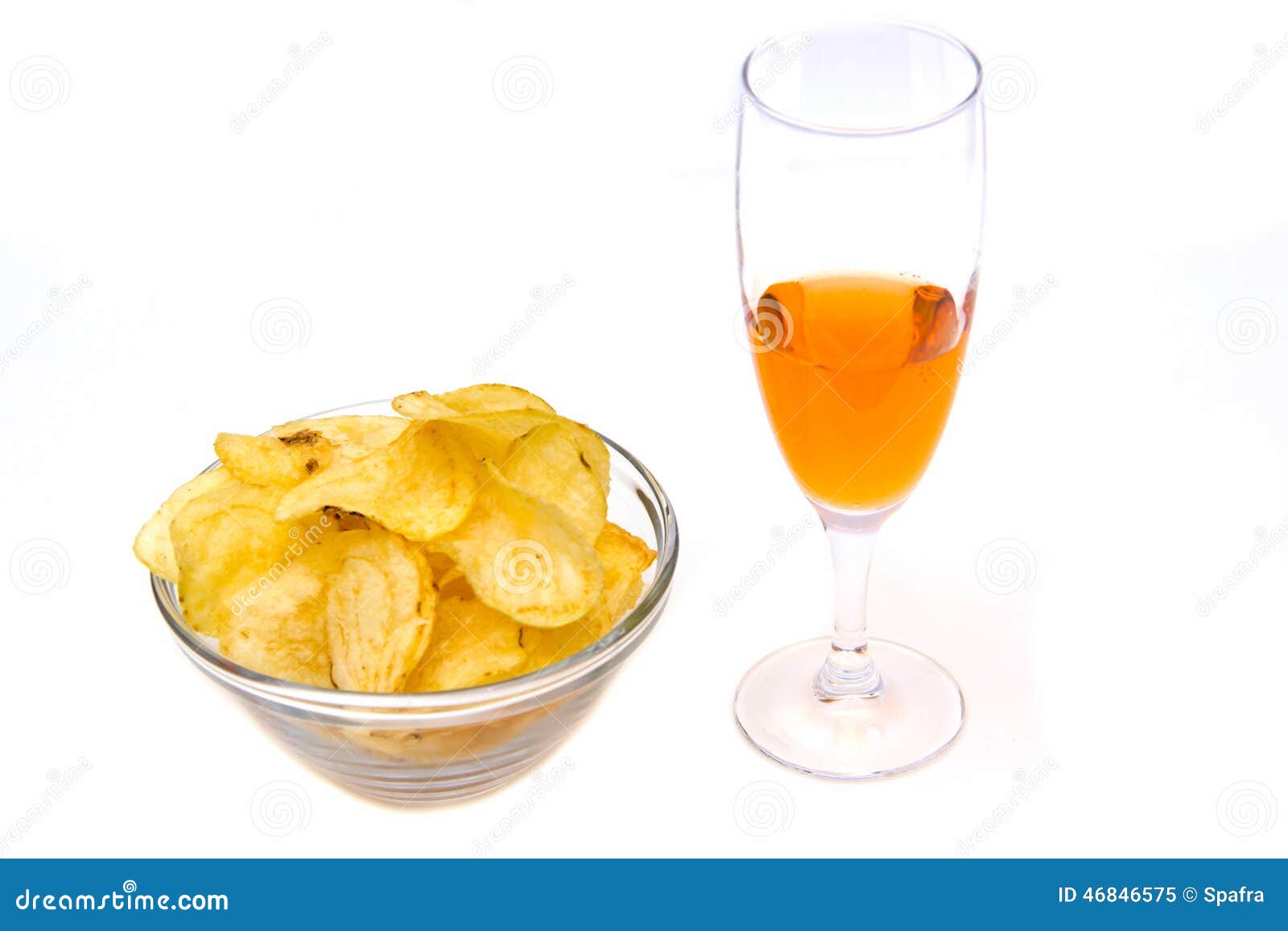 Aperitief stock afbeelding. Image of ijzig, aperitief - 46846575