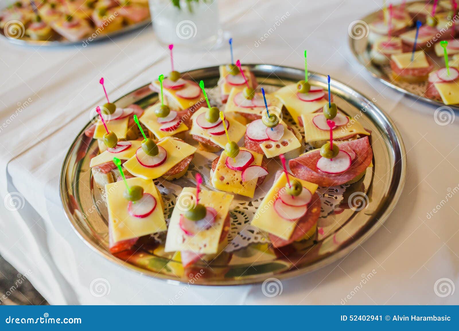 Aperitifs Auf Einer Platte am Buffet Stockbild - Bild von sofa ...