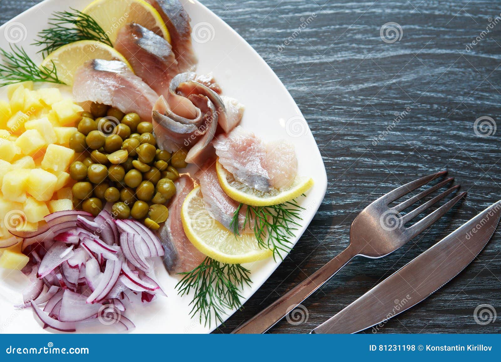 Aperitivo Del Pesce Sul Piatto Fotografia Stock - Immagine di spuntino ...