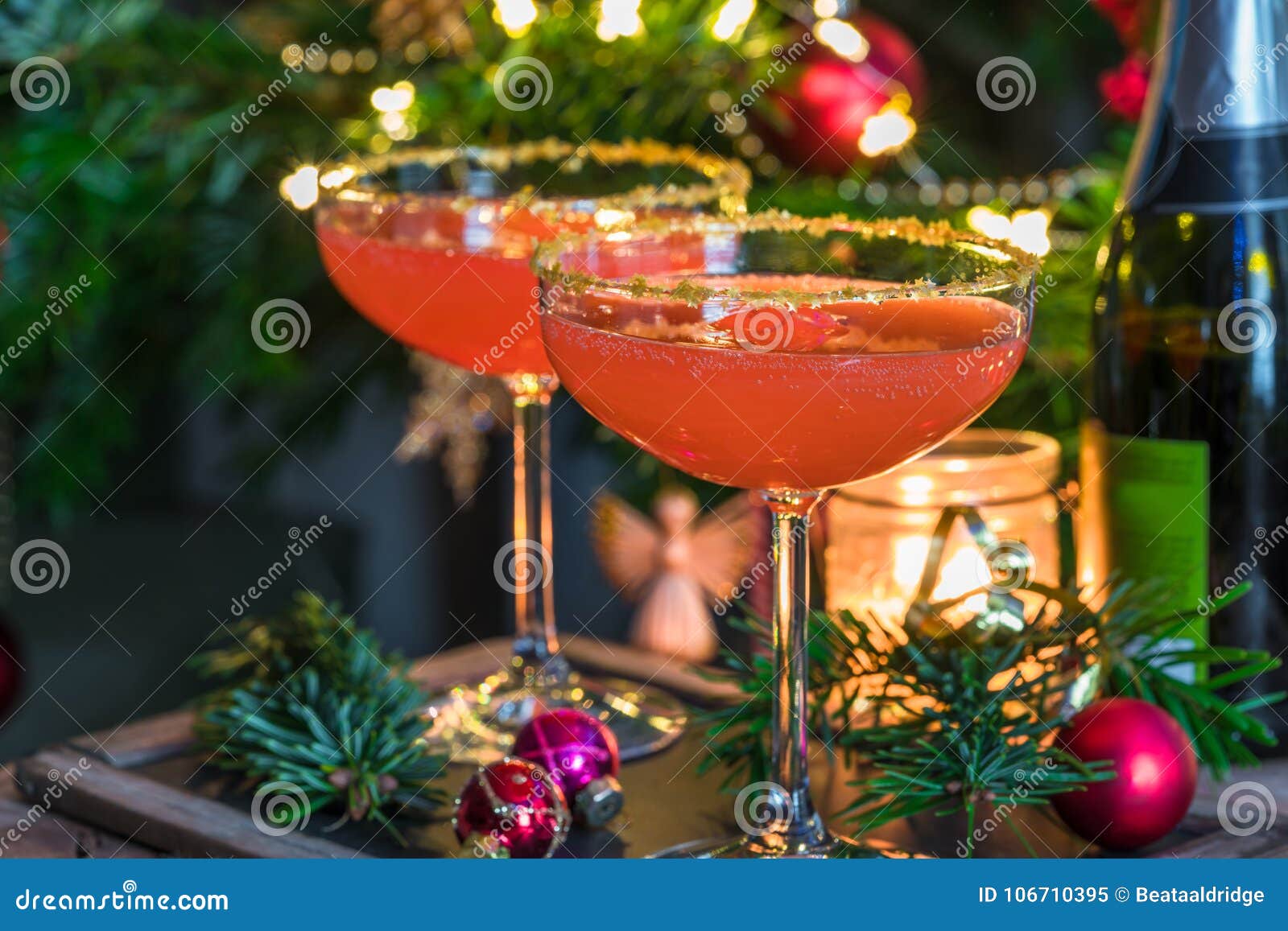 Aperol Spritz Avec Le Jus De Pamplemousse Image stock - Image du bulle ...