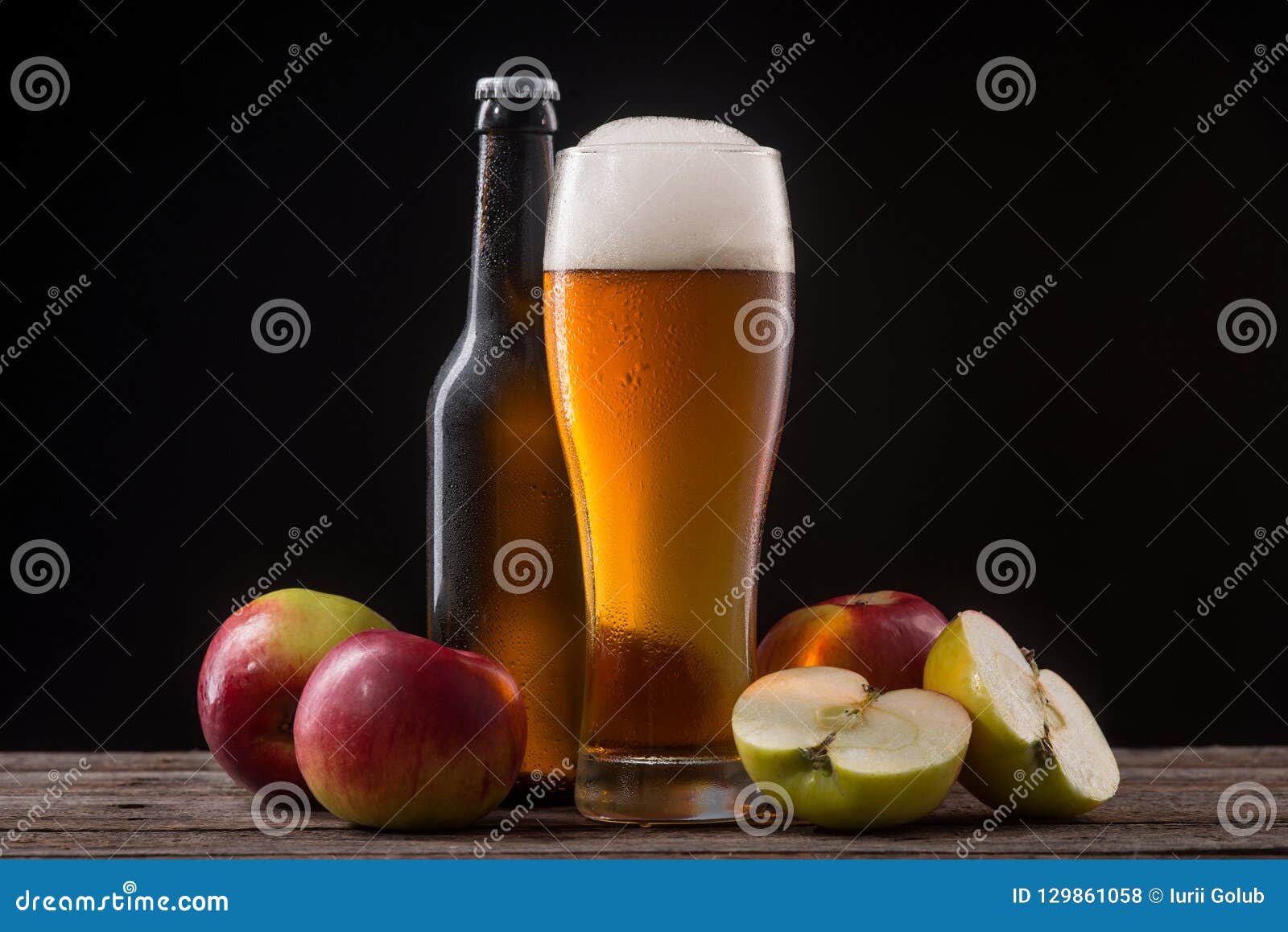 Apfelwein Im Glas Und in Der Flasche Stockfoto - Bild von flasche ...