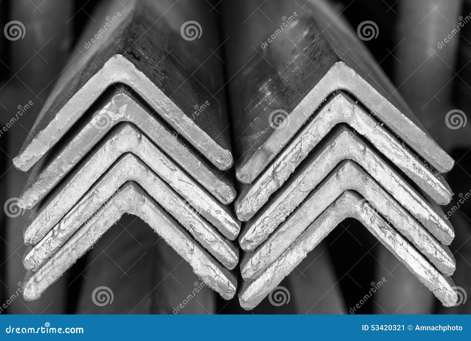 Apilado De La Barra Angulosa De Acero Imagen de archivo - Imagen de ...