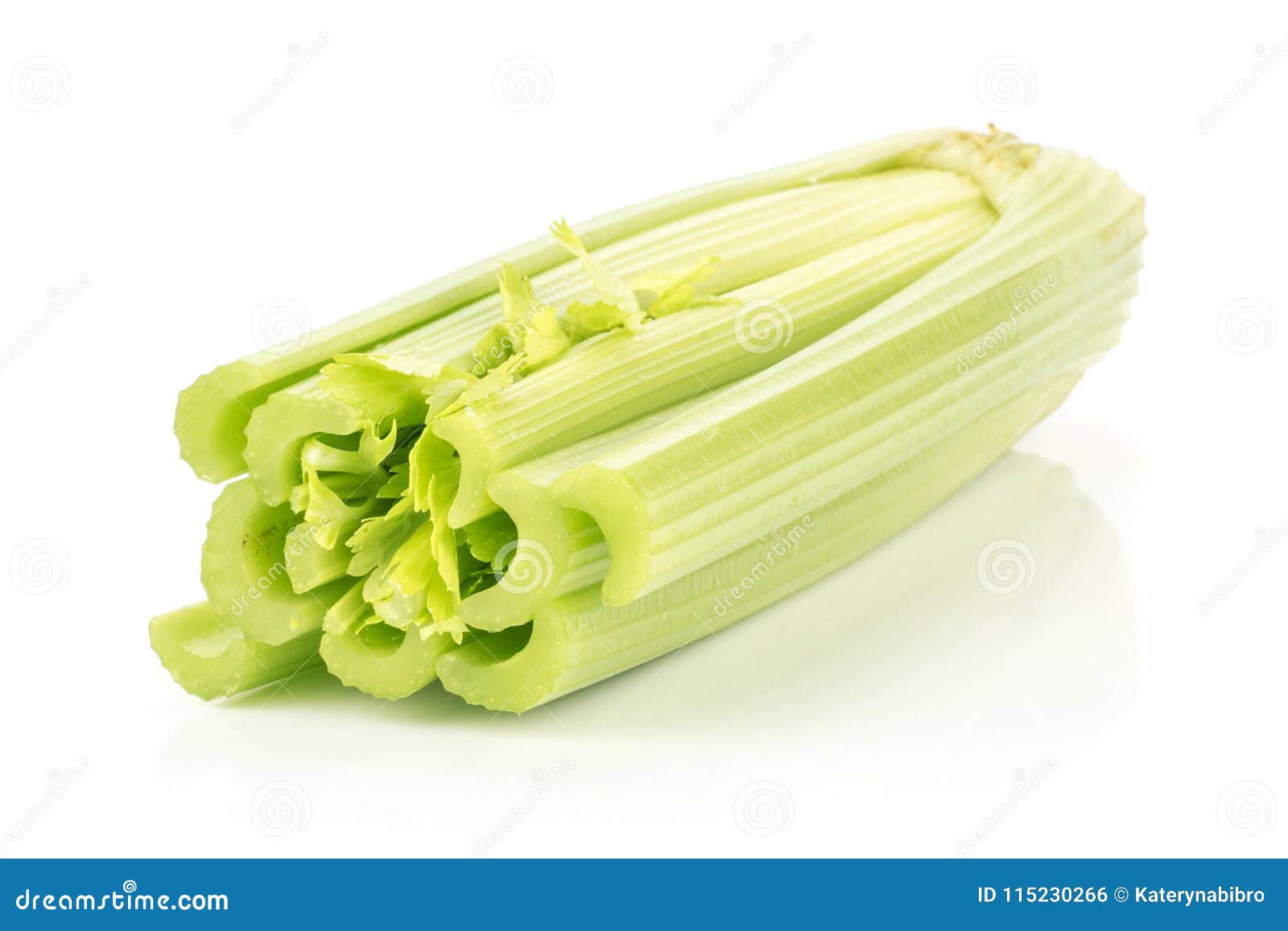 Apio Verde Fresco Aislado En Blanco Foto de archivo - Imagen de jade ...