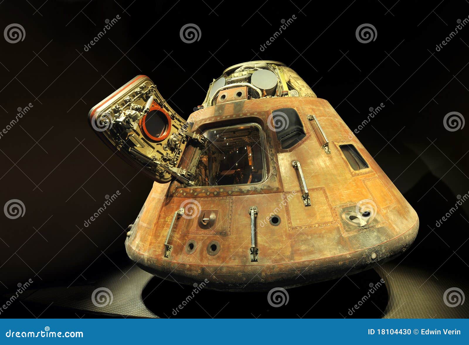 Apollo 13 Capsule LEM redactionele afbeelding. Image of capsule - 18104430