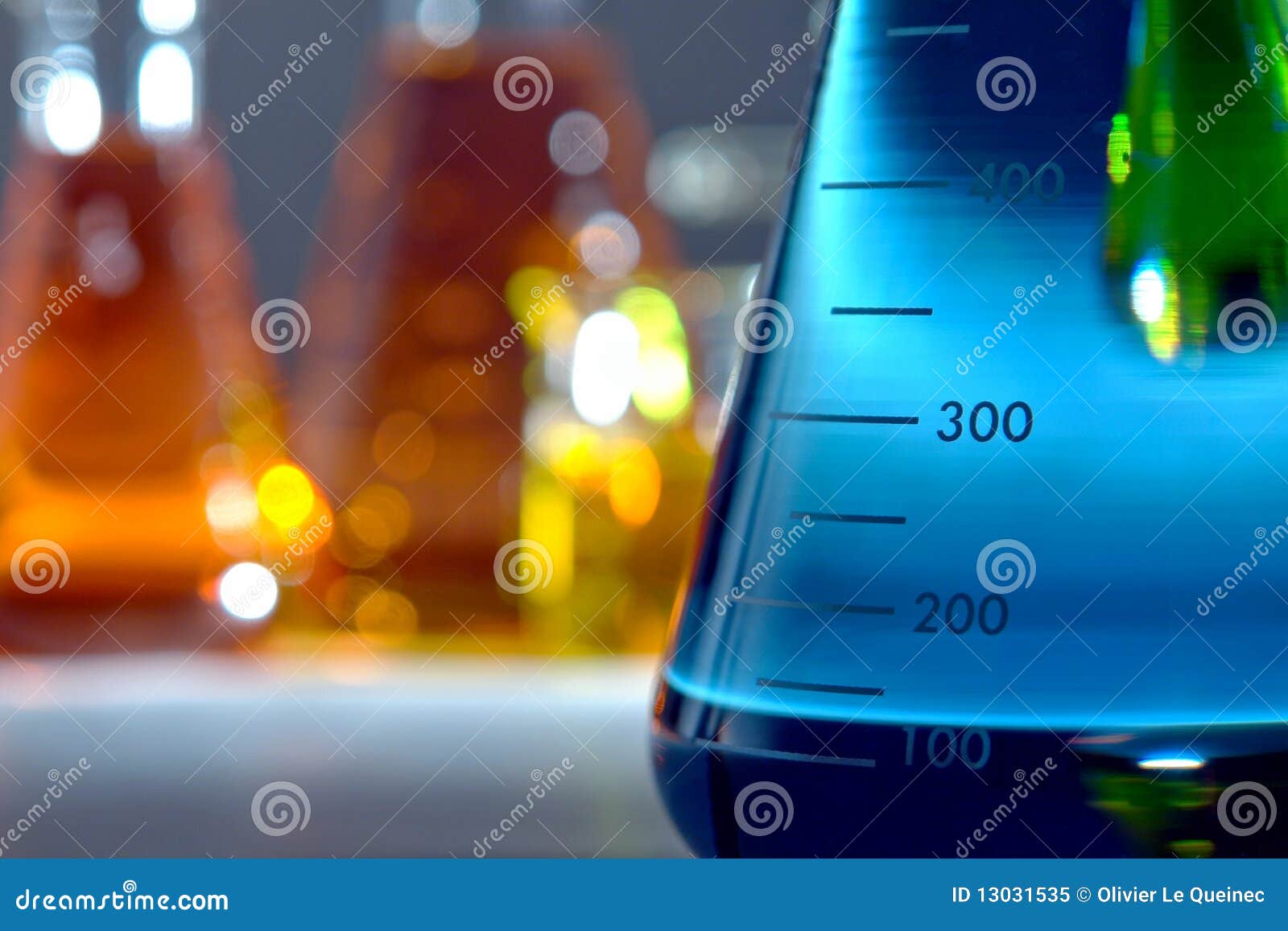 Apparatuur in Het Laboratorium Van Het Onderzoek Van De Wetenschap ...