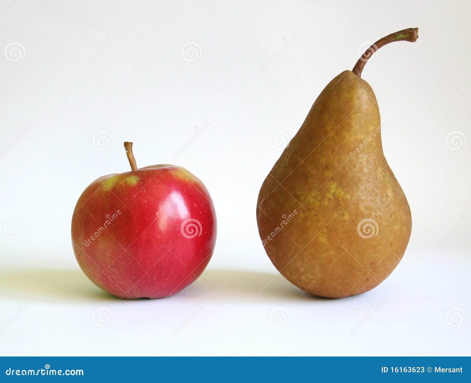Appel en peer stock afbeelding. Image of markt, nave - 16163623