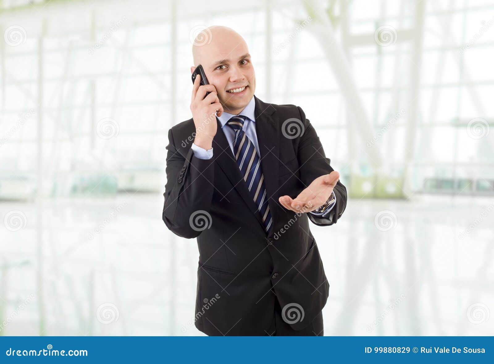 Appeler image stock. Image du lifestyle, satisfait, métier - 99880829