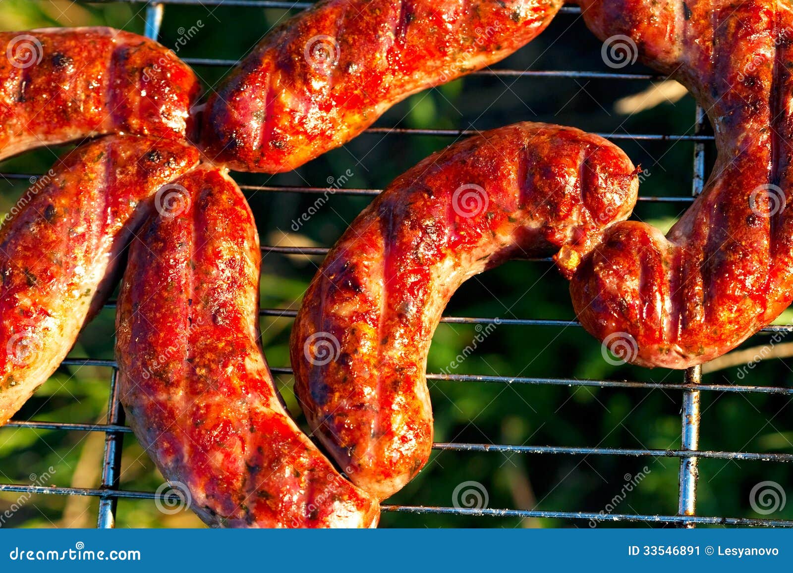 Appetitanregende Fleischwurst Auf Dem Grill Stockbild - Bild von ...