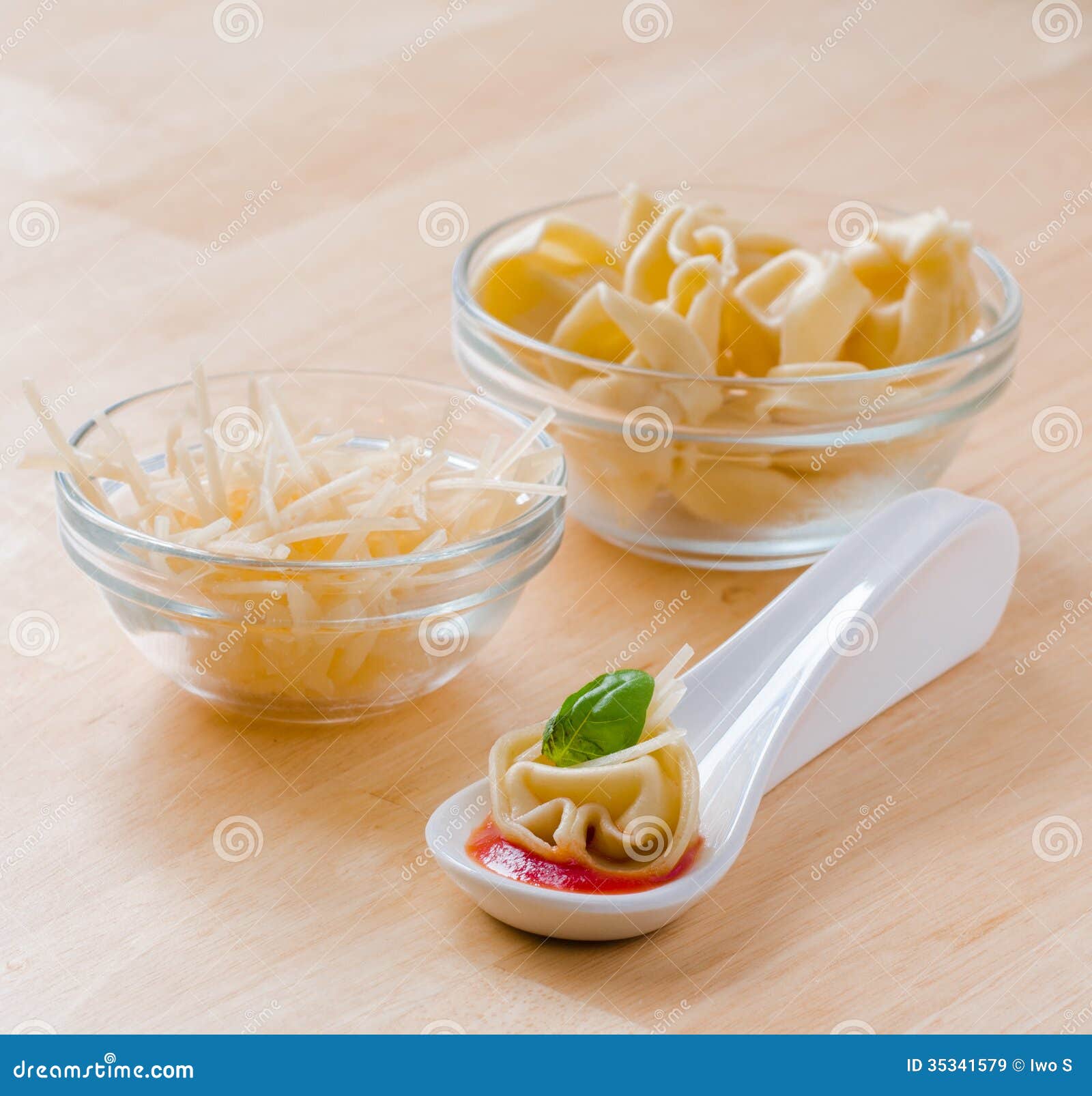 Appetizer spoon tortellini stock image. Image of tortellini - 35341579