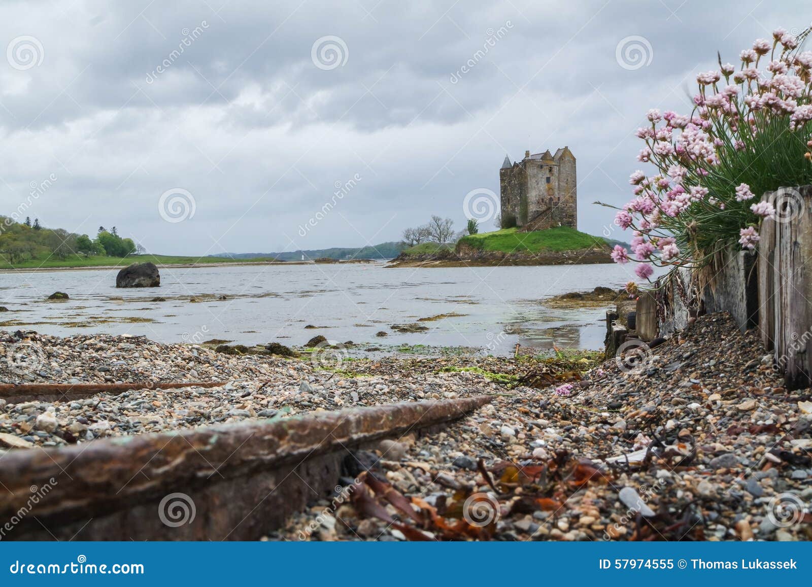 APPIN, SCOTLAND - AUGUST 14 2015 : Castle Stalker in the Rain Editorial ...