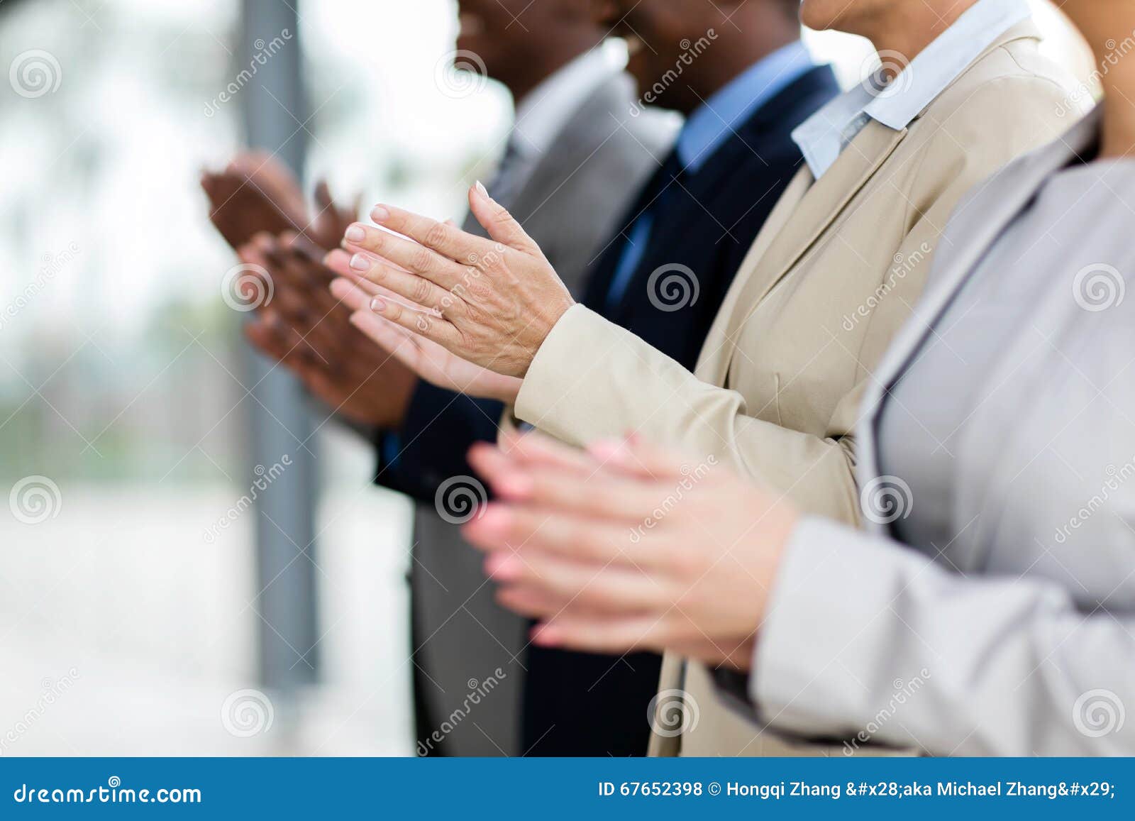 Applauso Del Gruppo Di Affari Fotografia Stock - Immagine di ...
