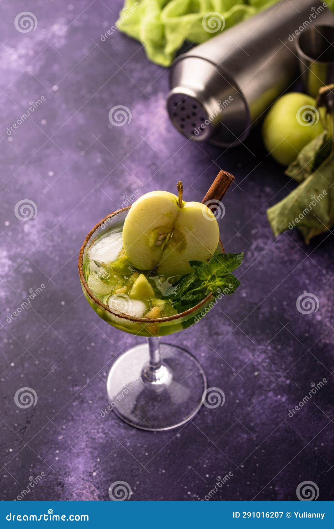 Apple Alcoholic Cocktail or Mocktail Stock Image - Image of beverage ...