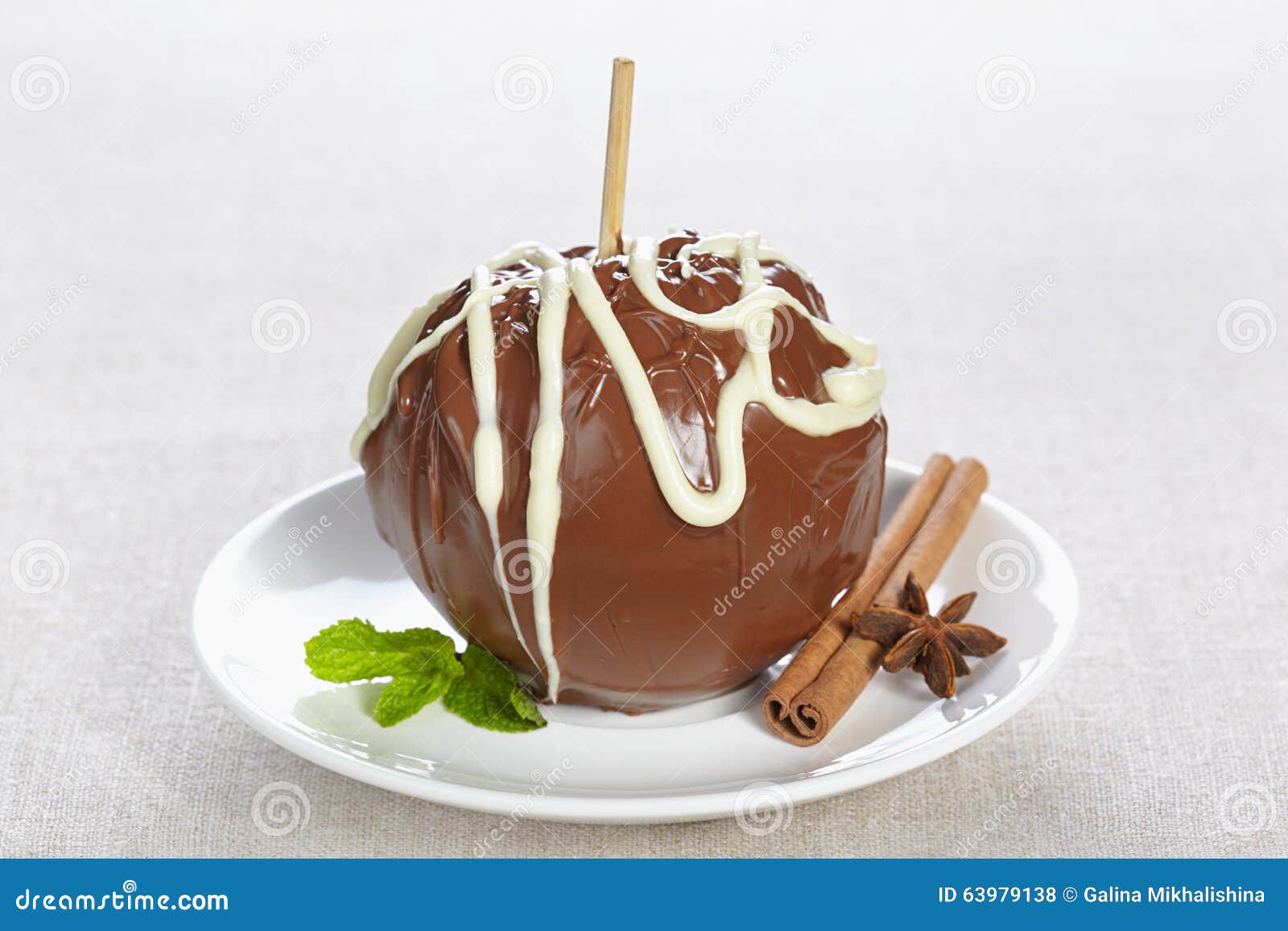 Apple in chocolade stock foto. Image of behandelt, smakelijk - 63979138