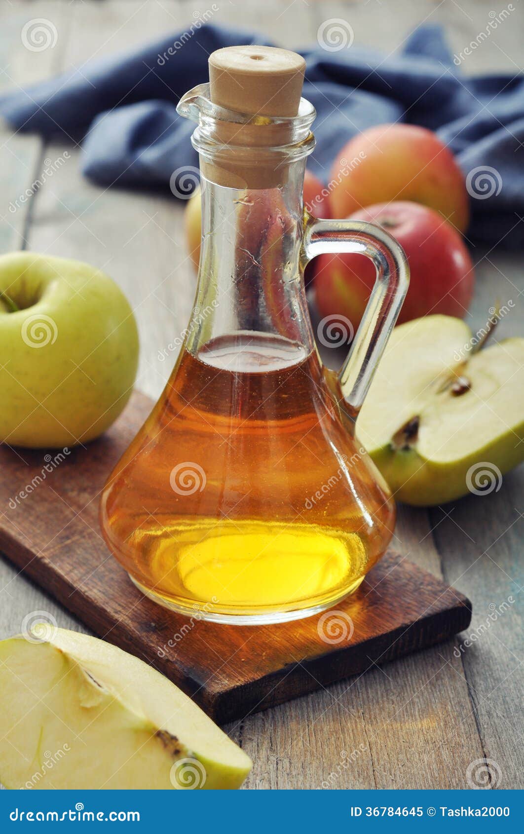 Apple-ciderazijn stock afbeelding. Image of nave, fles - 36784645