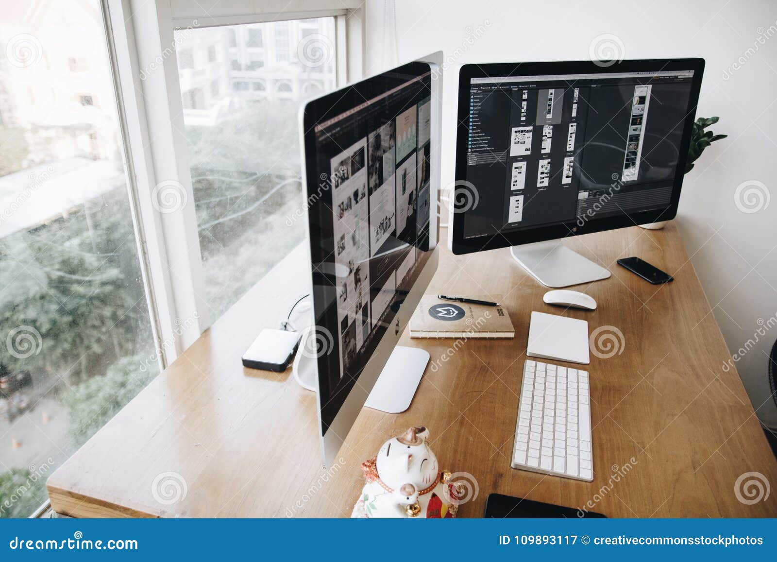 Apple, Computer, Desk Picture. Image: 109893117