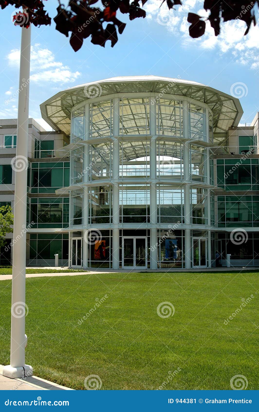 Apple Computer Inc HQ stock image. Image of ship, pole - 944381