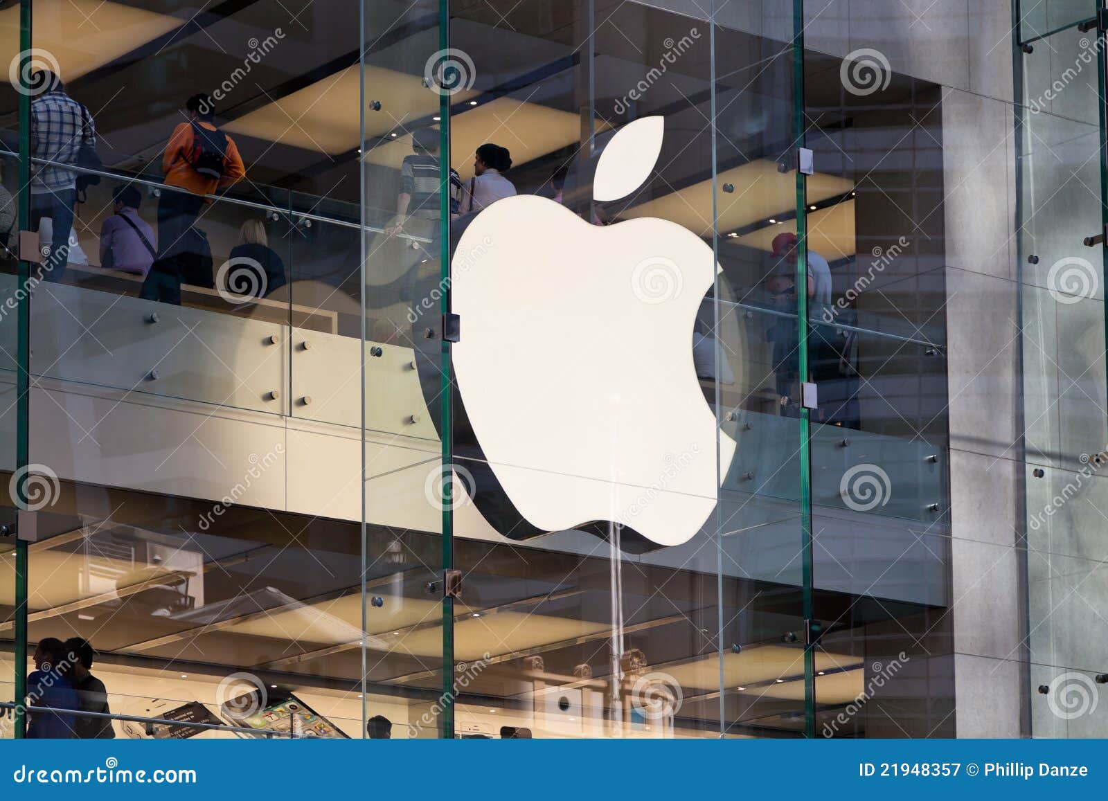 Apple Computers Store in Sydney - Nov 04, 2011 Editorial Photography ...