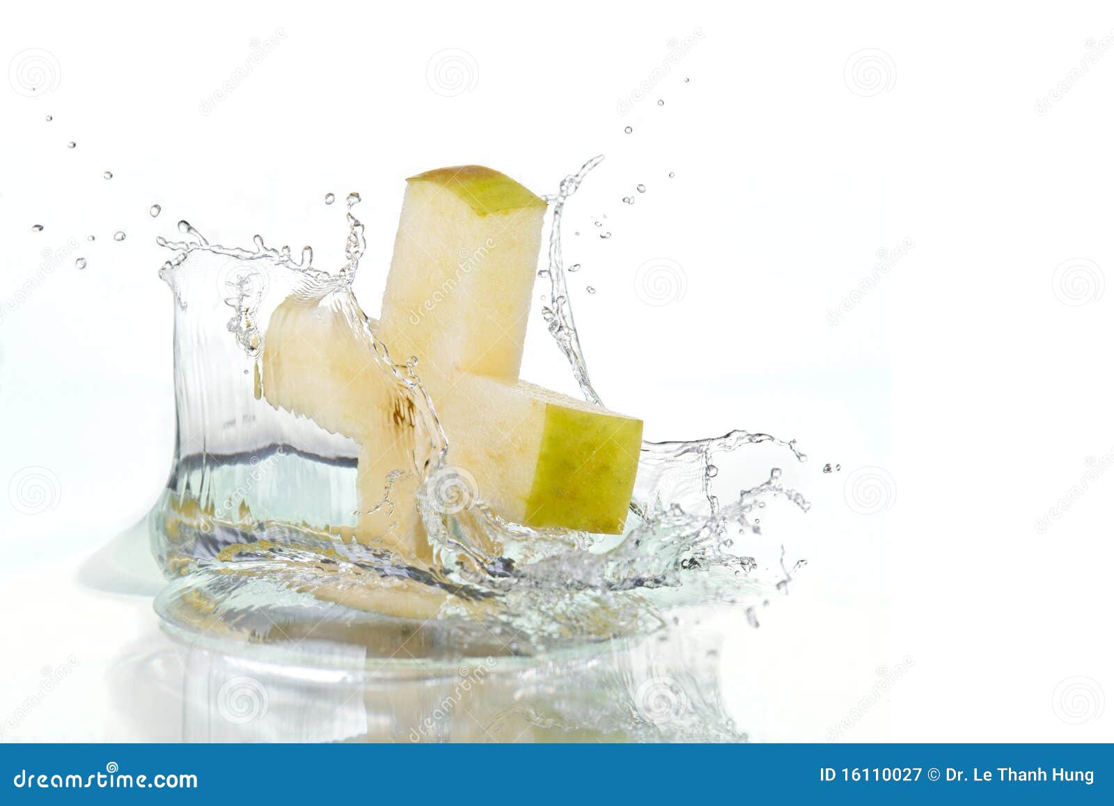 Apple Cross Splashing in Water Stock Image - Image of fruit, white ...