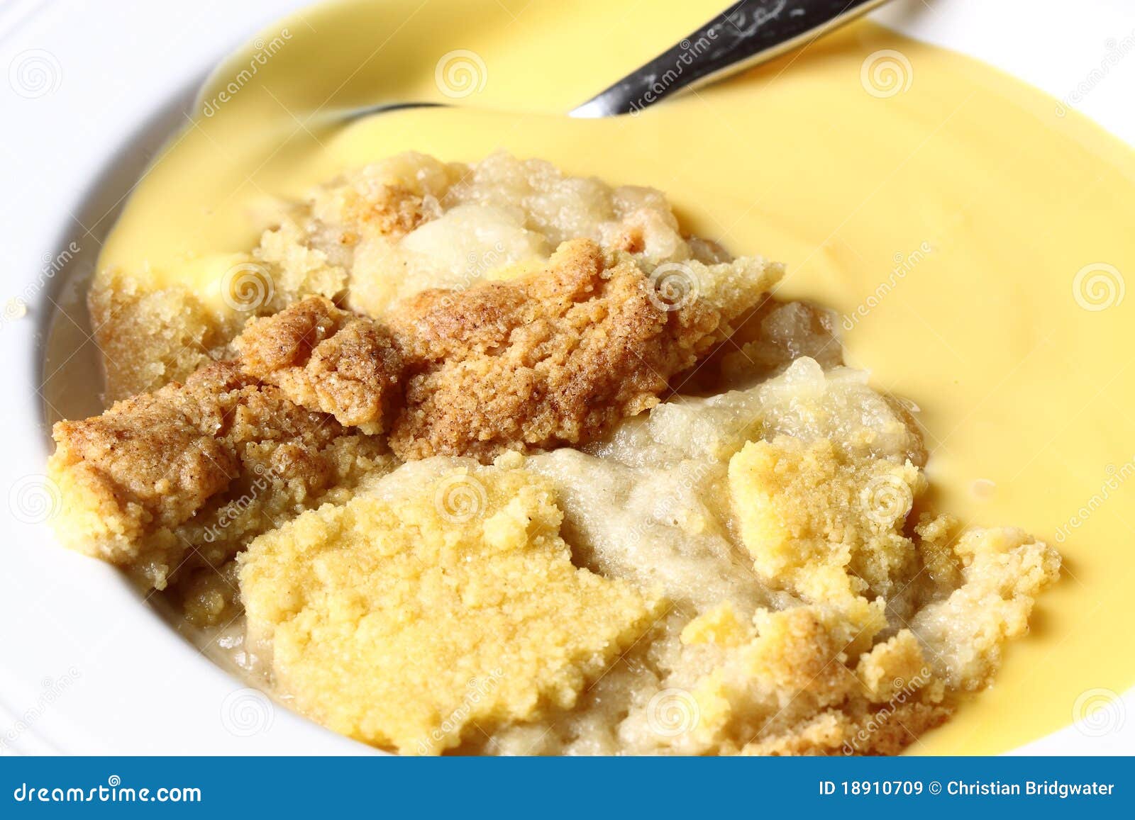 Apple crumble with custard stock image. Image of pudding - 18910709