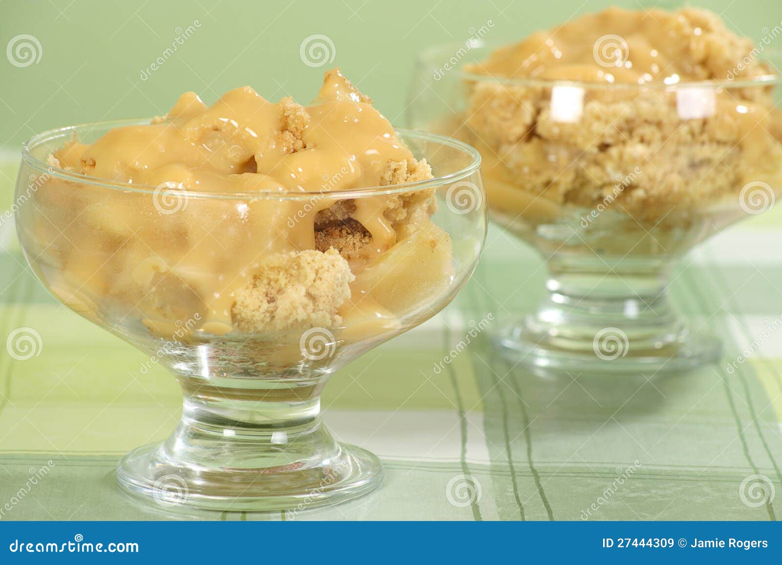 Apple crumble and custard stock image. Image of bramley - 27444309