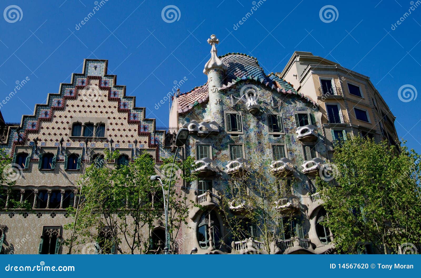 Apple of discord buildings editorial image. Image of facade - 14567620