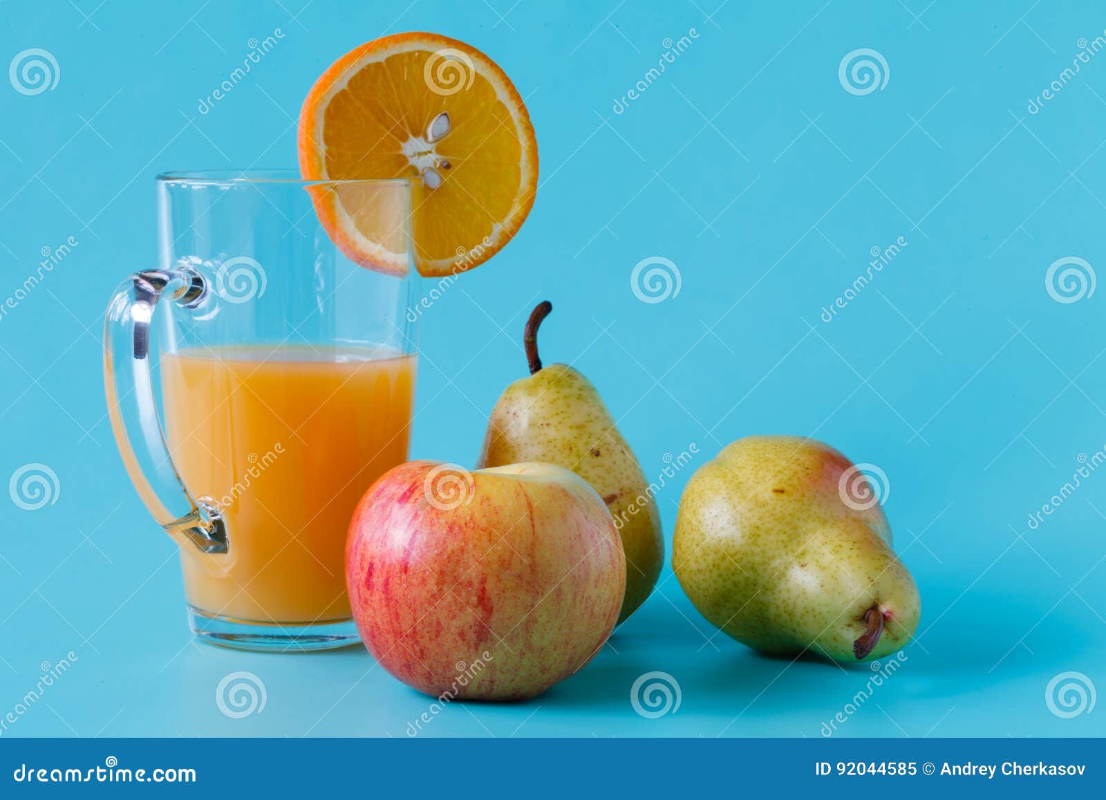 Apple E Succo Di Pera in Un Vetro Immagine Stock - Immagine di maturo ...