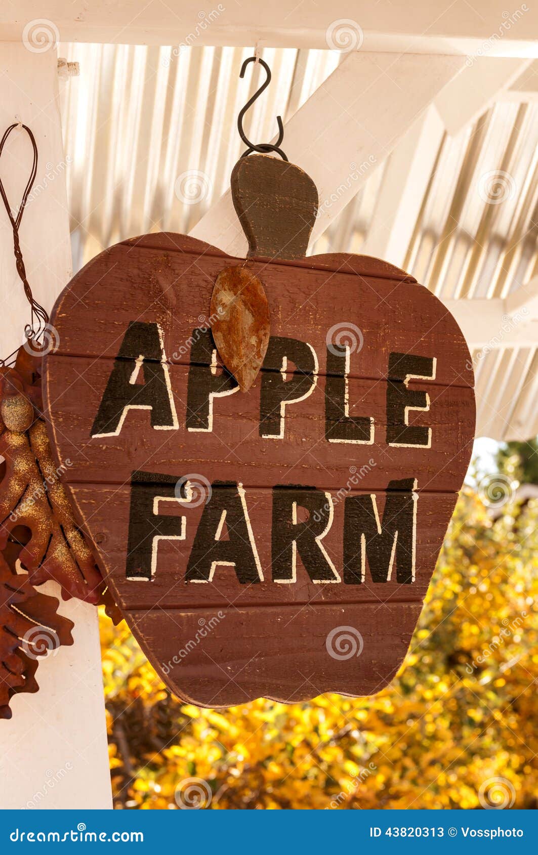 Apple farm sign stock image. Image of sign, wooden, nature - 43820313