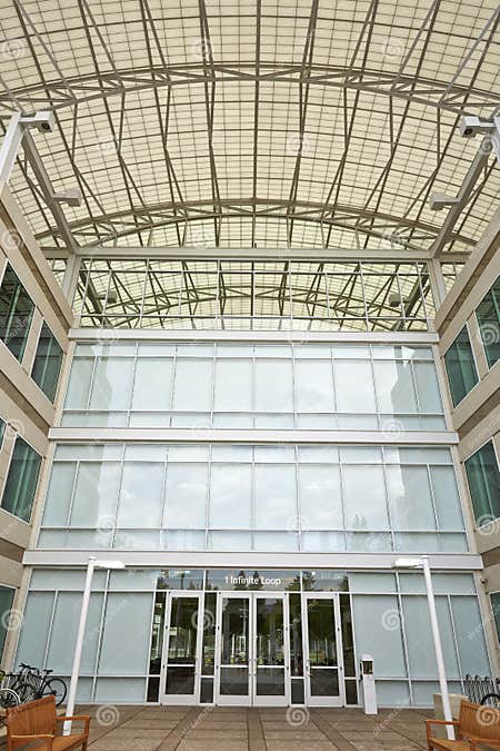 Apple Infinite Loop Building Editorial Photo - Image of indoor, gate ...