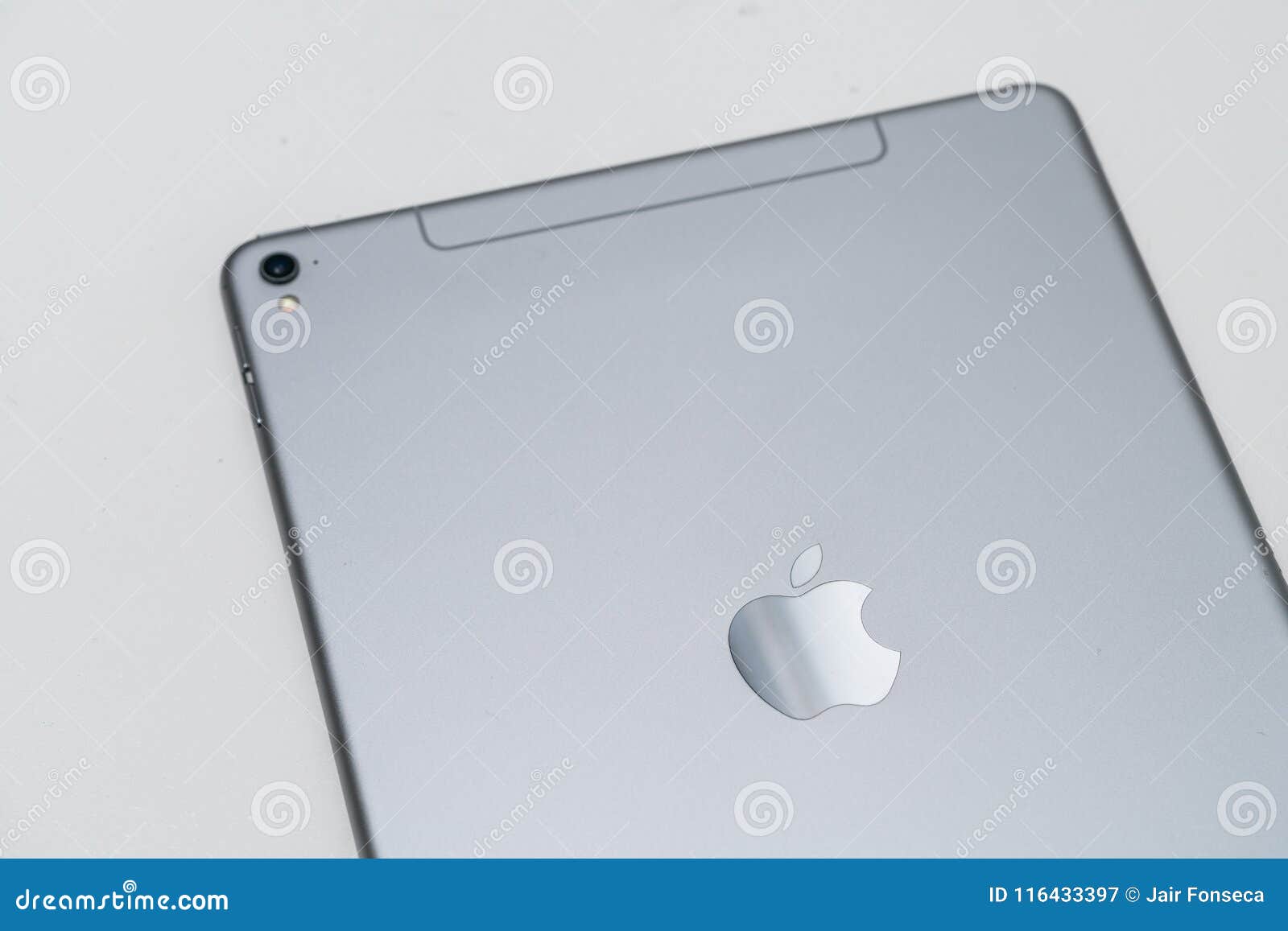 Apple iPad Pro Space Gray editorial photography. Image of device ...