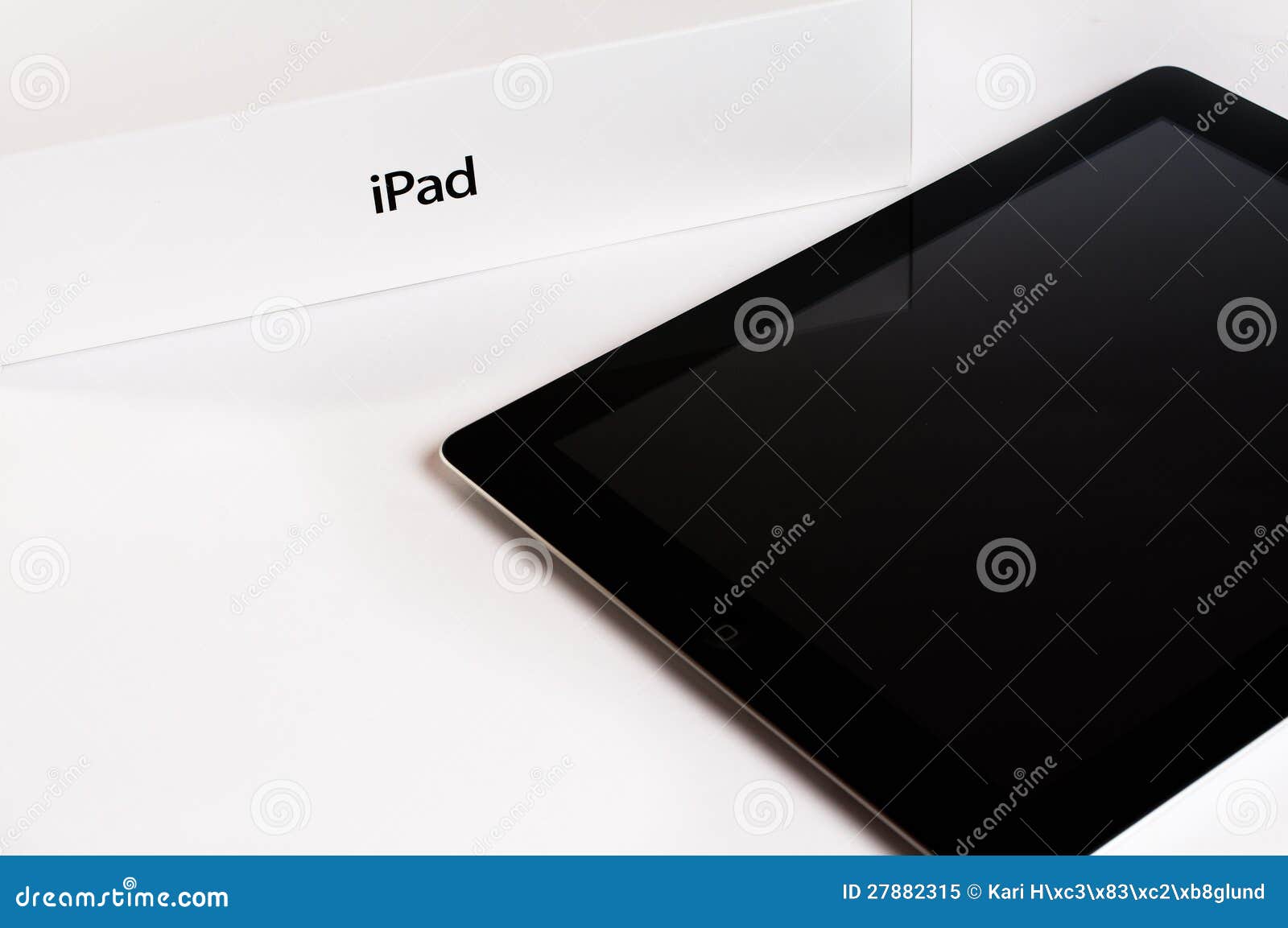 Apple iPad with retail box editorial image. Image of editorial - 27882315
