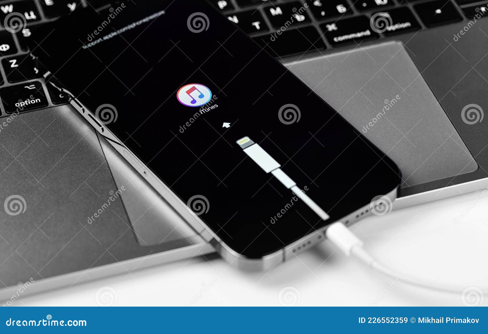 Itunes Logo On Computer Screen Editorial Photo | CartoonDealer.com ...